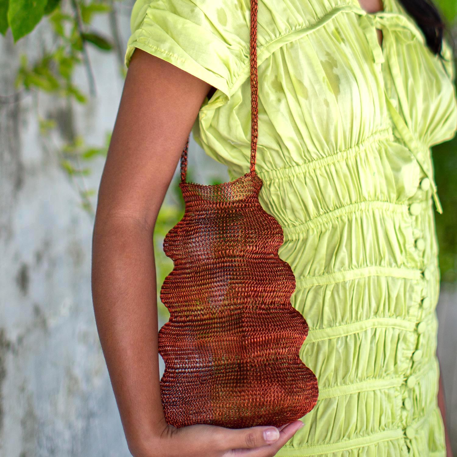 SHELL Handwoven Wire Bag In Copper – BrunnaCo